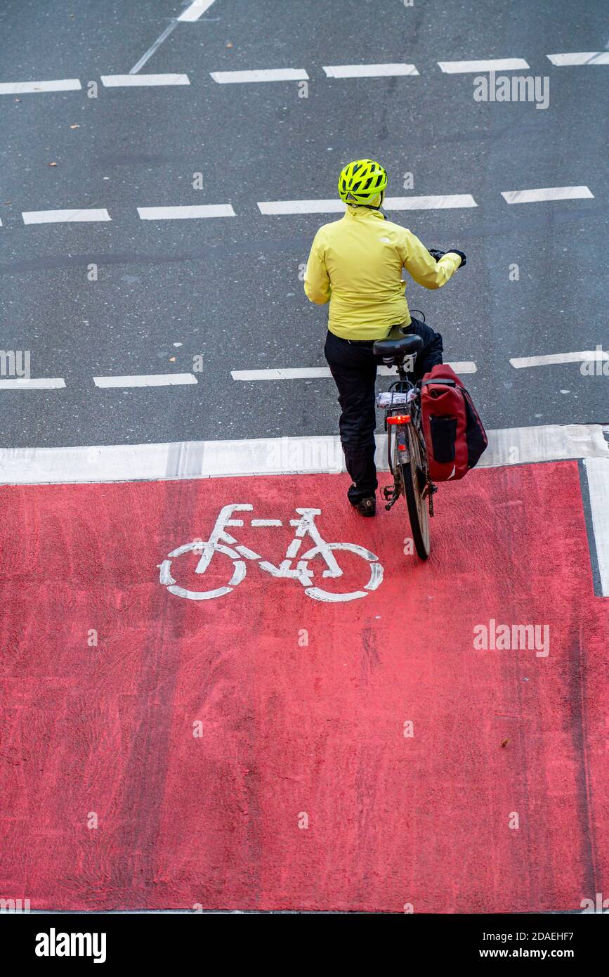 Bike box, set up box at traffic lights, exclusively for bicycles, he ...