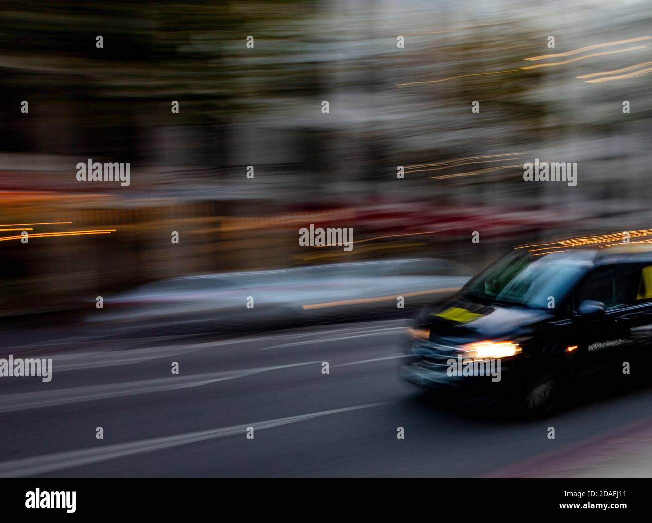 Long exposure car headlights hi-res stock photography and images - Alamy