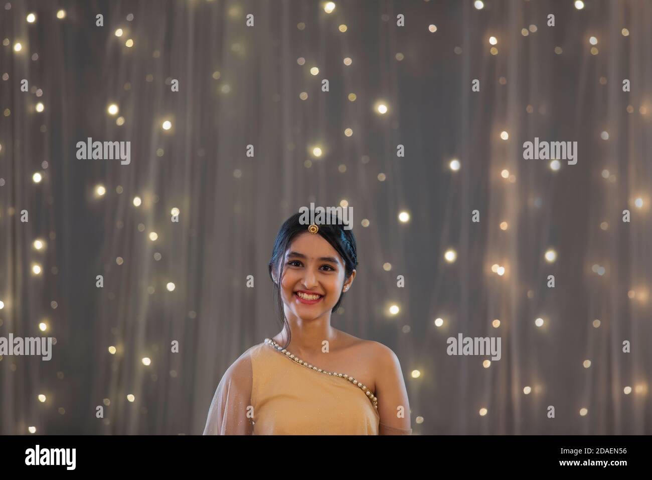 Beautiful Teen girl smiling brightly and cheerfully Stock Photo - Alamy