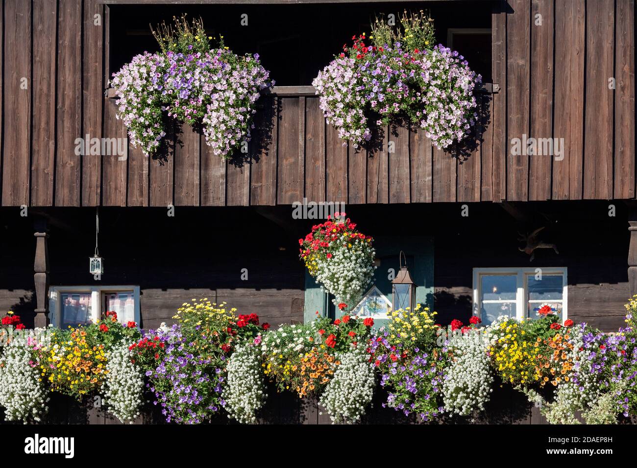 Alpine house hi-res stock photography and images - Alamy