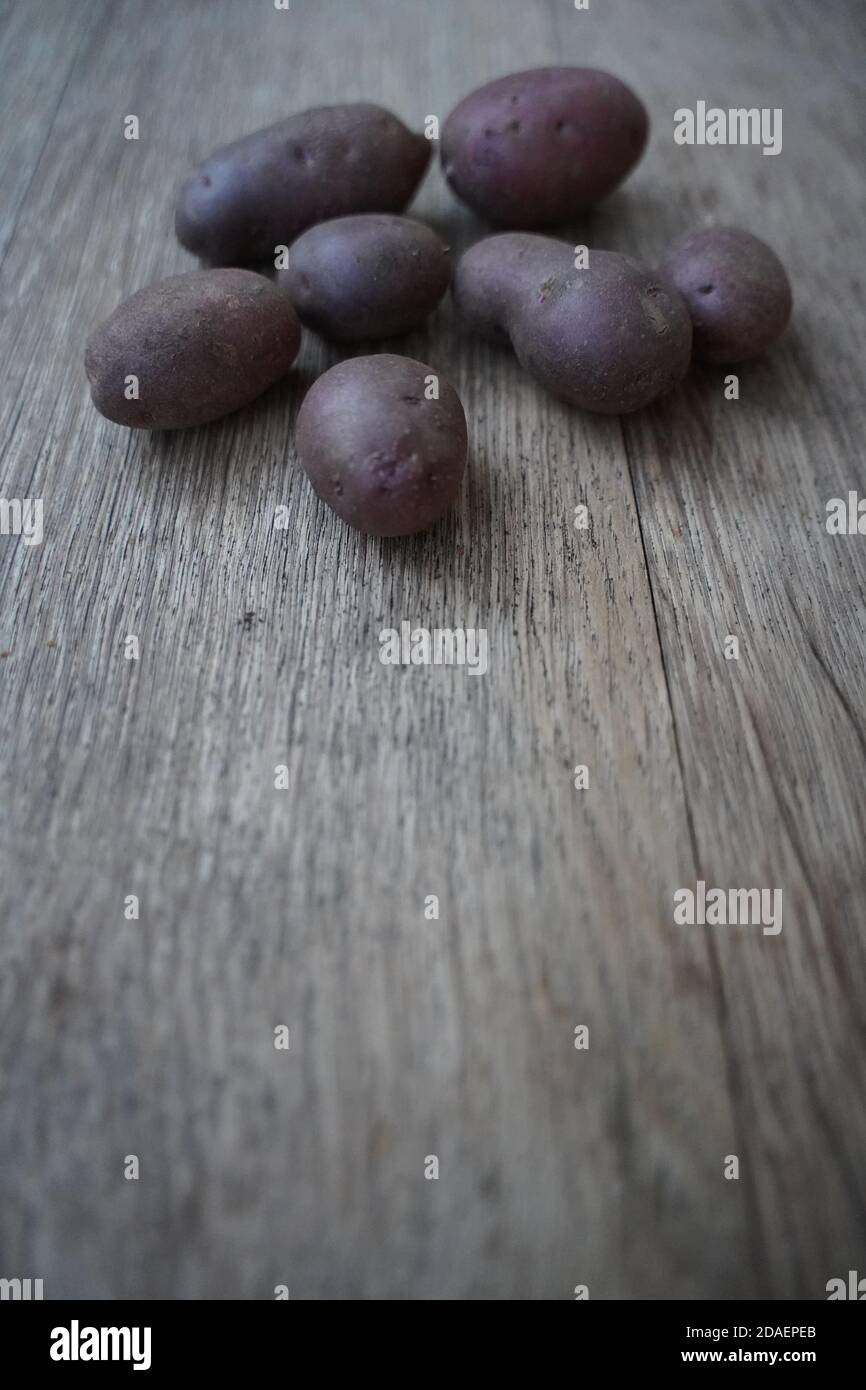 Purple potatoes hi-res stock photography and images - Alamy