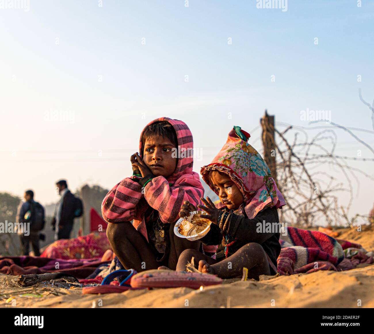 Hungry child india hi-res stock photography and images - Alamy