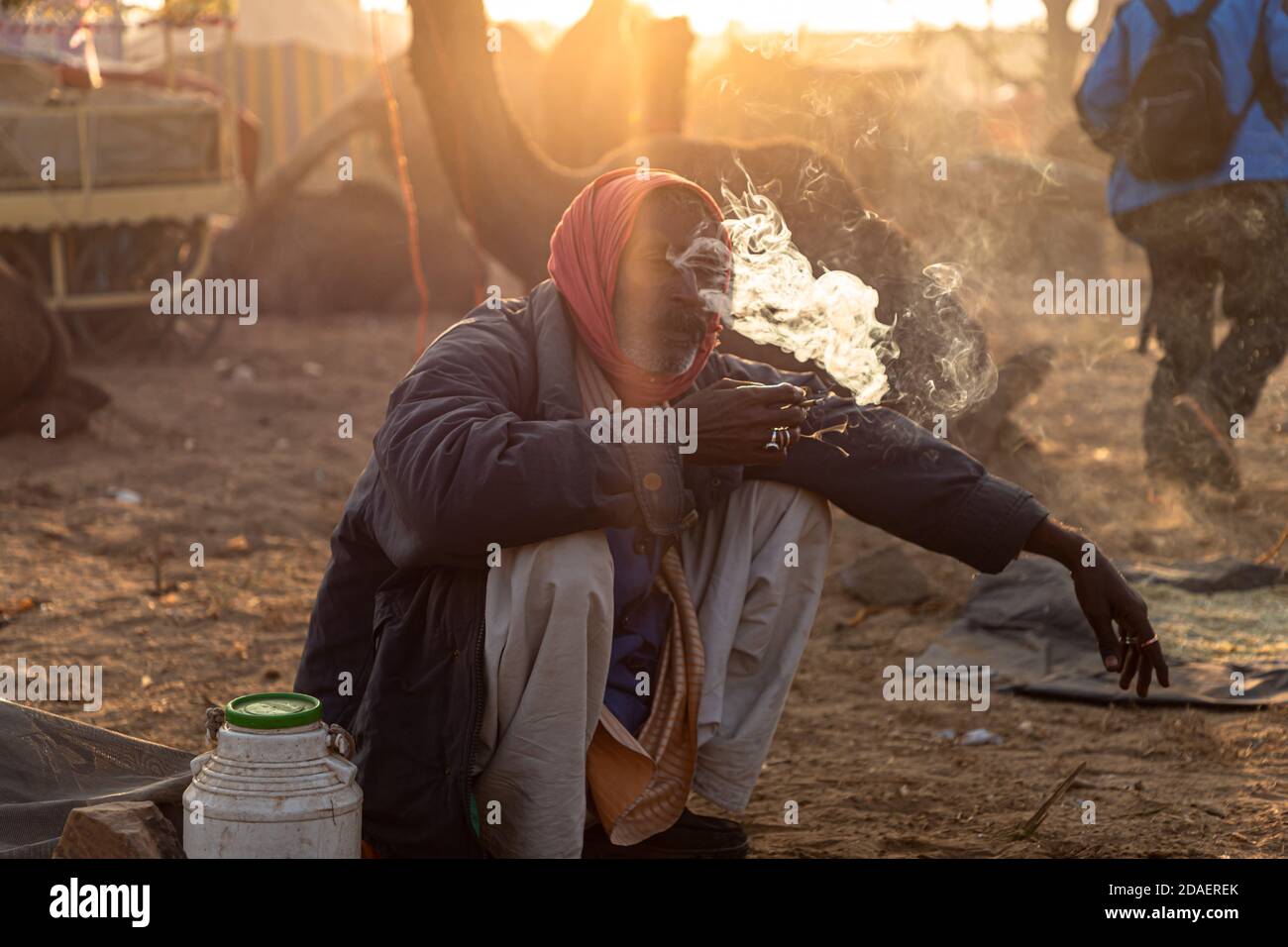 Indian smoking boy hi-res stock photography and images - Alamy
