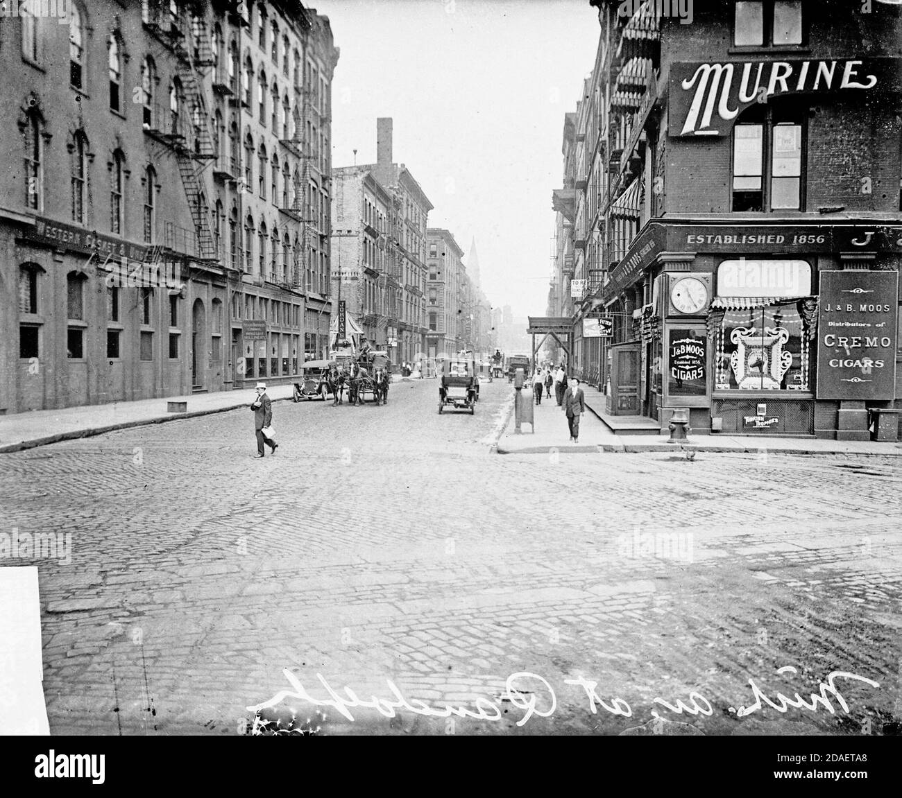 Car intersection Black and White Stock Photos & Images - Alamy