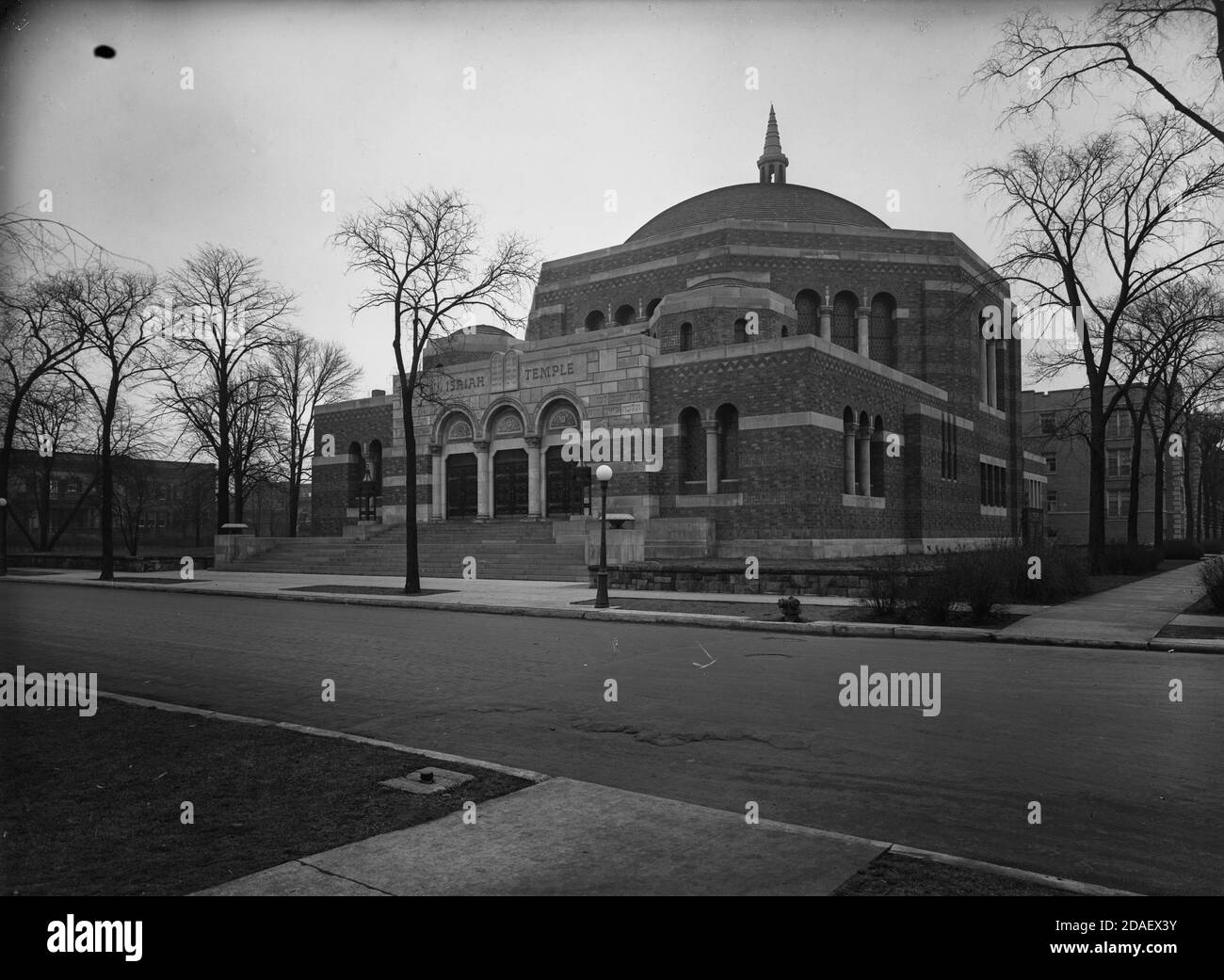 Elevation from southwest of Isaiah Temple, architect Alfred Alschuler ...