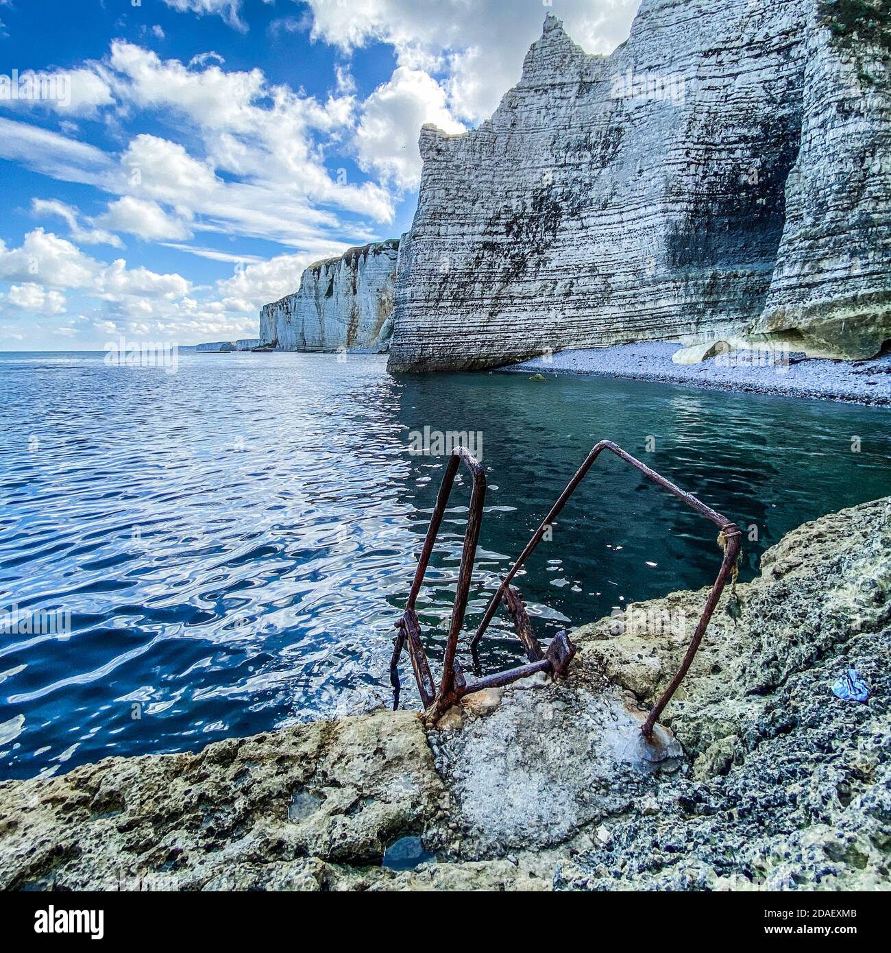 Going down ladder hi-res stock photography and images - Alamy
