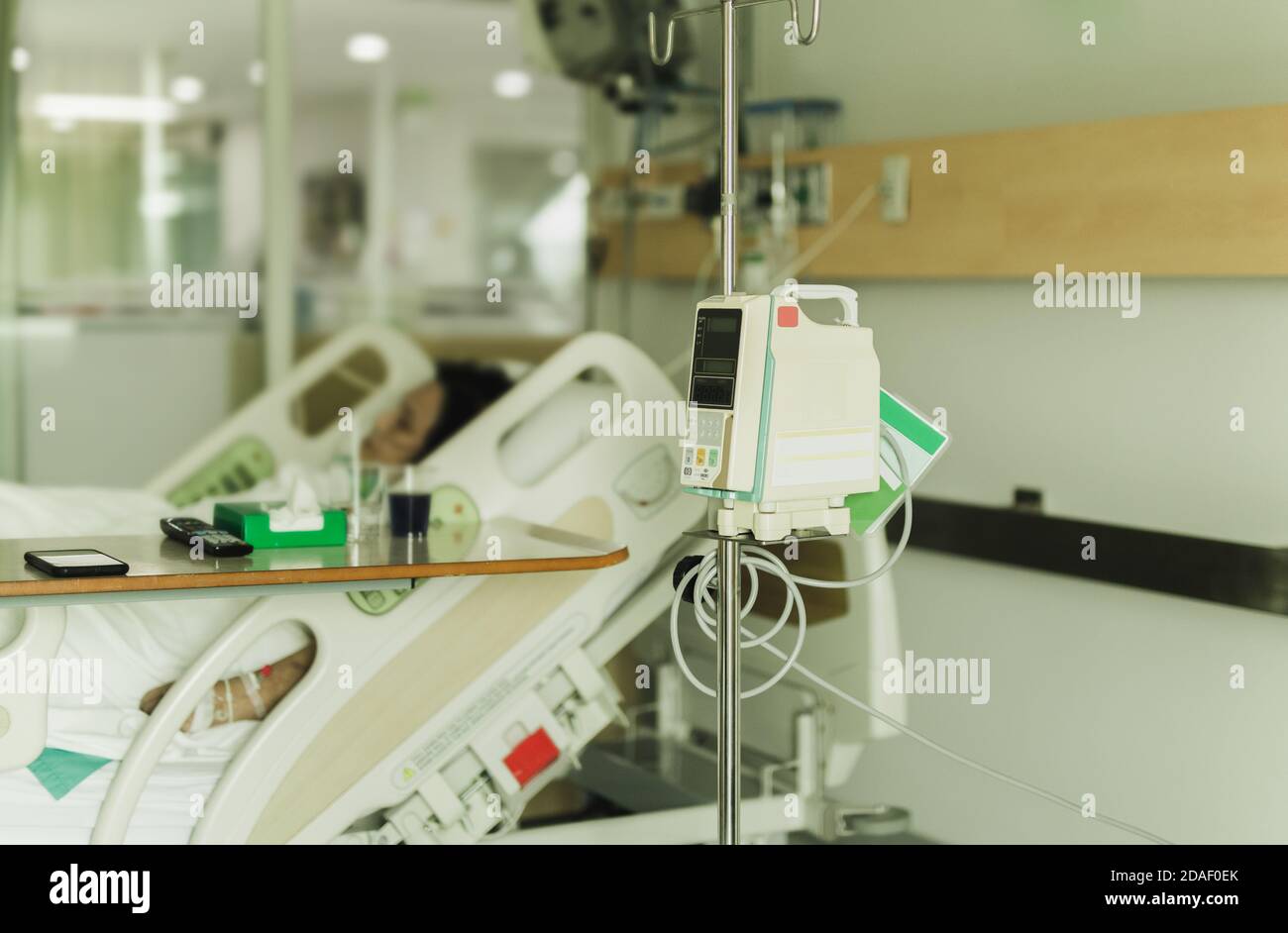 Elderly patient resting in hospital hi-res stock photography and images ...