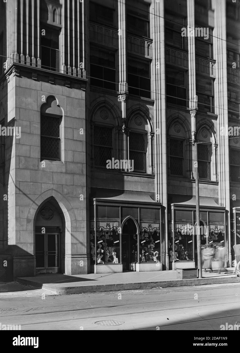 Store front at Chicago Temple Building, architect Holabird and Roche ...