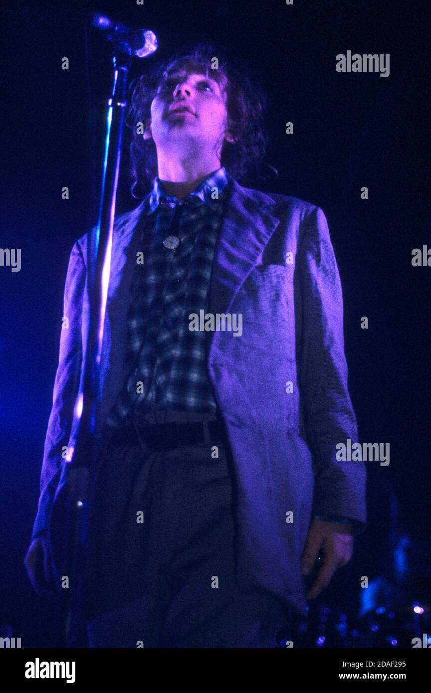 Michael Stipe from REM live at the Lyceum. London, December 2nd, 1984 ...