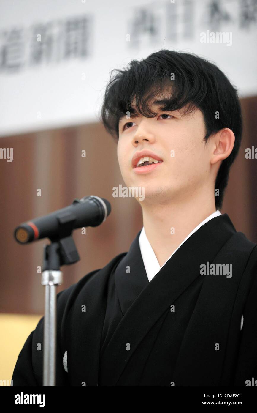 Shogi sensation Sota Fujii speaks during a ceremony in Tokyo on Nov. 12 ...