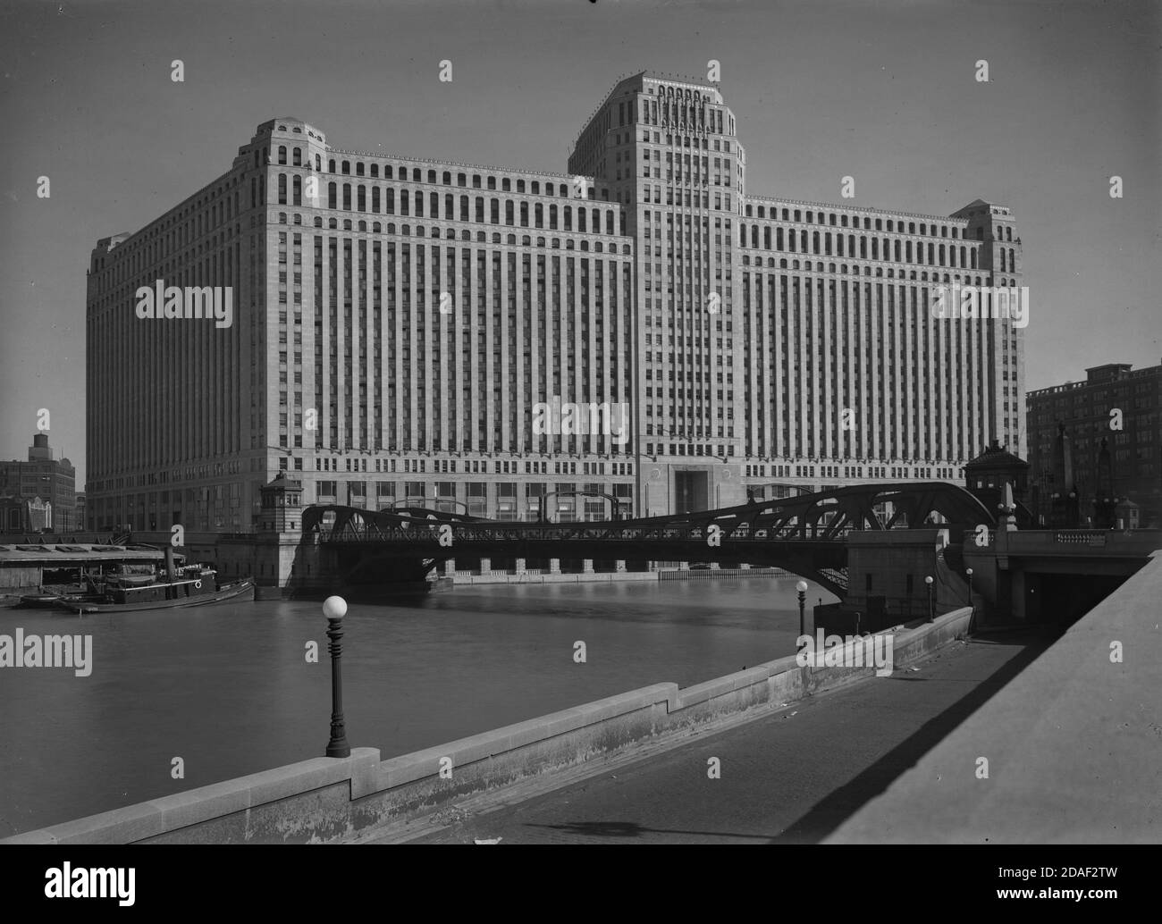 View exterior art deco Black and White Stock Photos & Images - Alamy