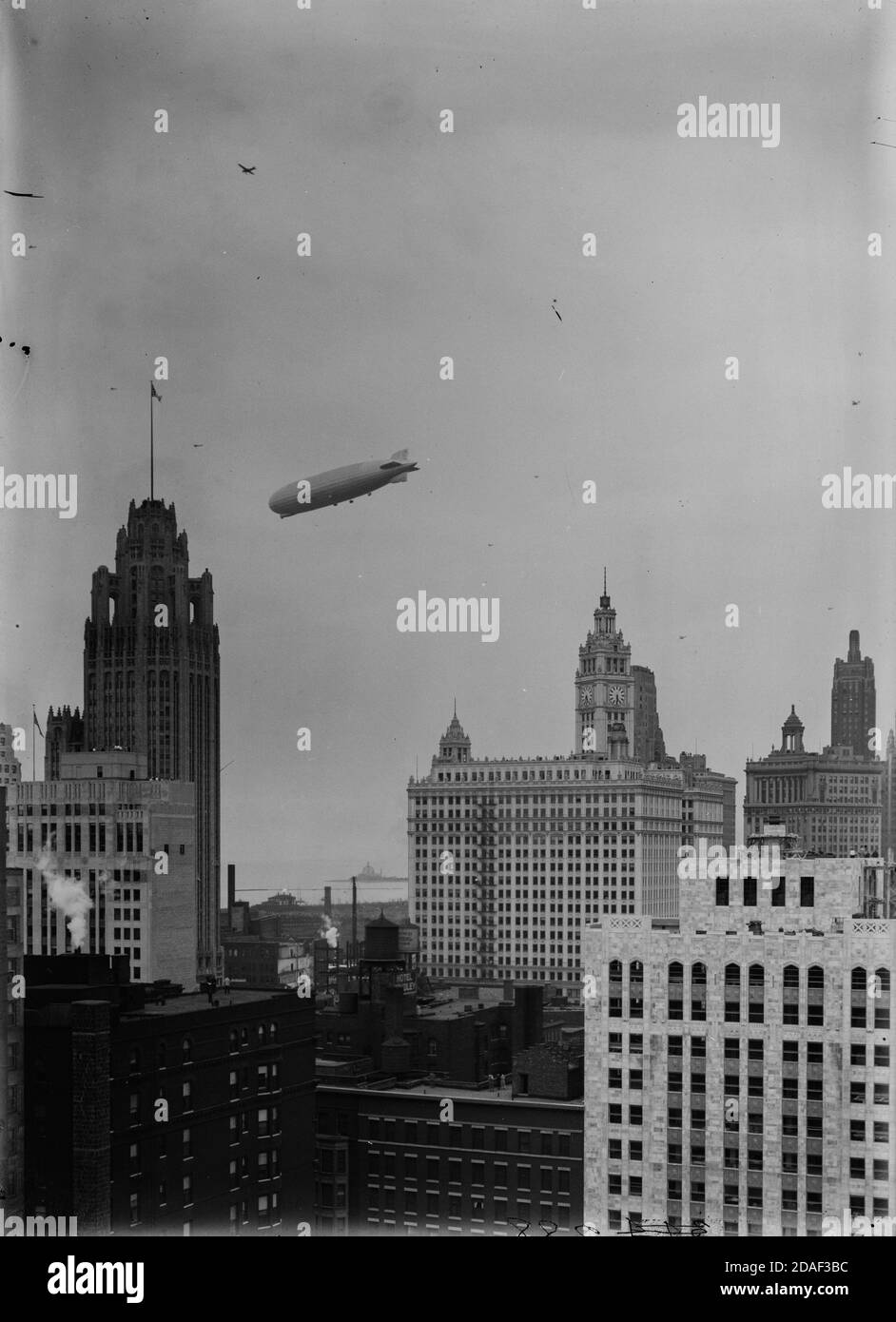 Blimp view Black and White Stock Photos & Images - Alamy