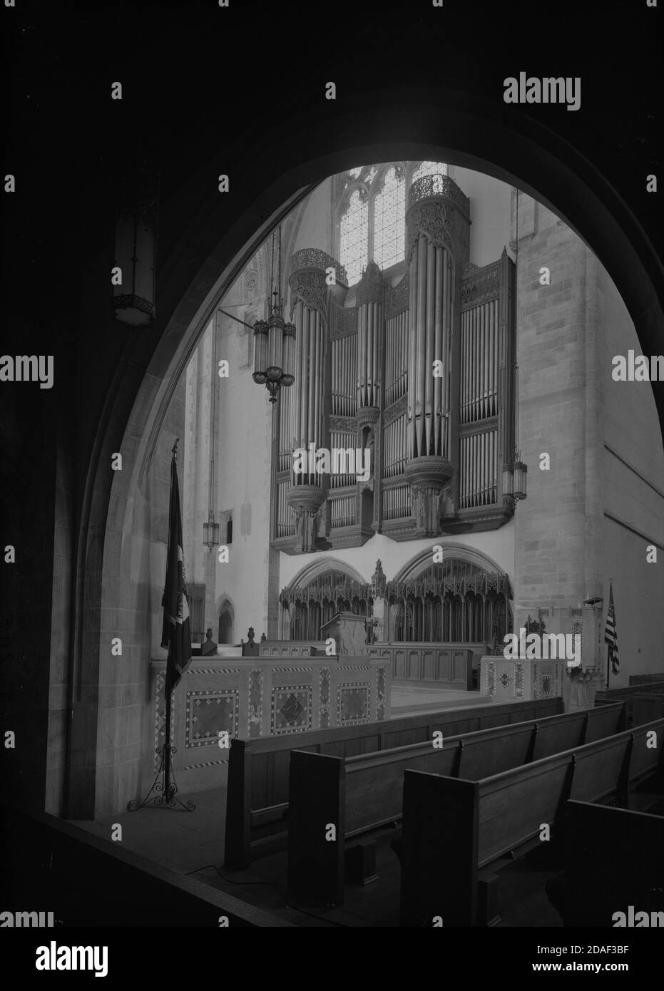 Chicago chapel Black and White Stock Photos & Images - Alamy