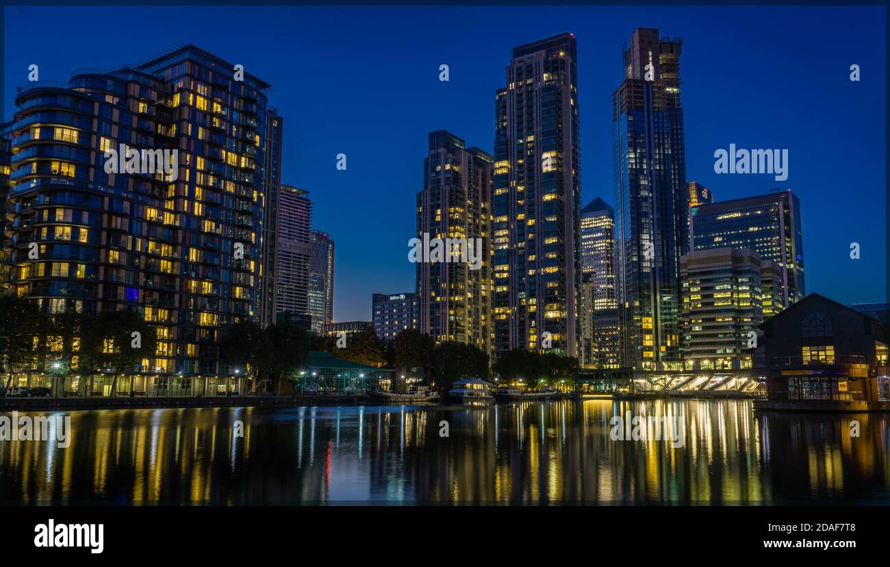 Skyscraper night lights windows hi-res stock photography and images - Alamy