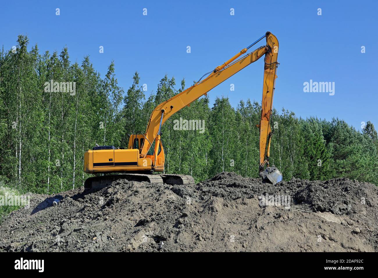 Tracked excavator hi-res stock photography and images - Alamy