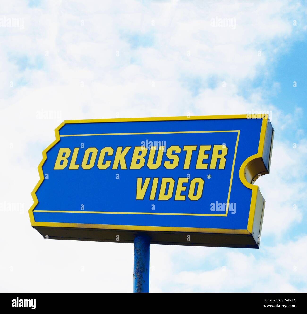 Blockbuster logo hi-res stock photography and images - Alamy