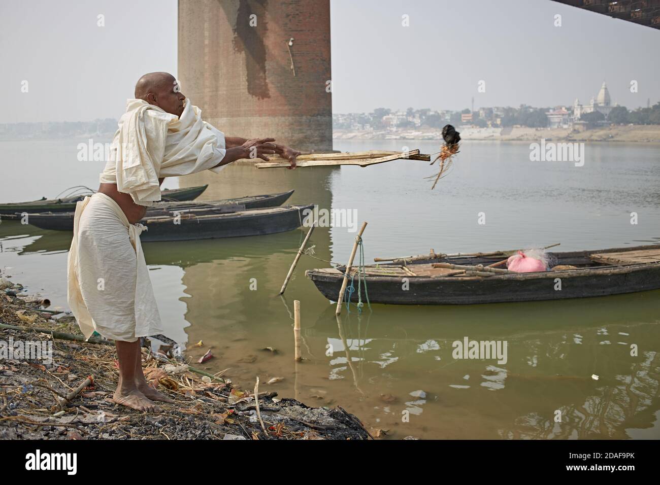 India Ganges Cremation High Resolution Stock Photography and Images - Alamy