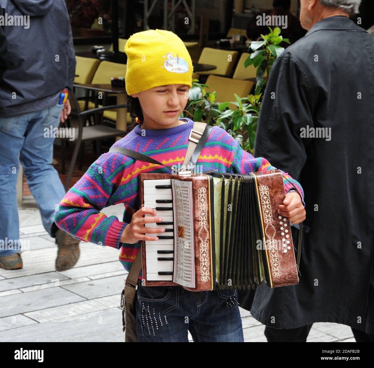 Begging children hi-res stock photography and images - Alamy