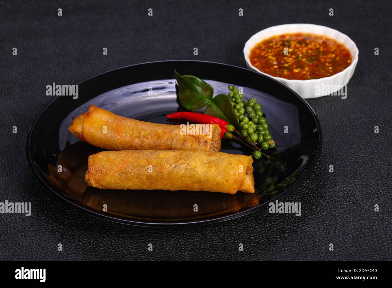 Deep fried spring roll with prawn and cabbage Stock Photo - Alamy