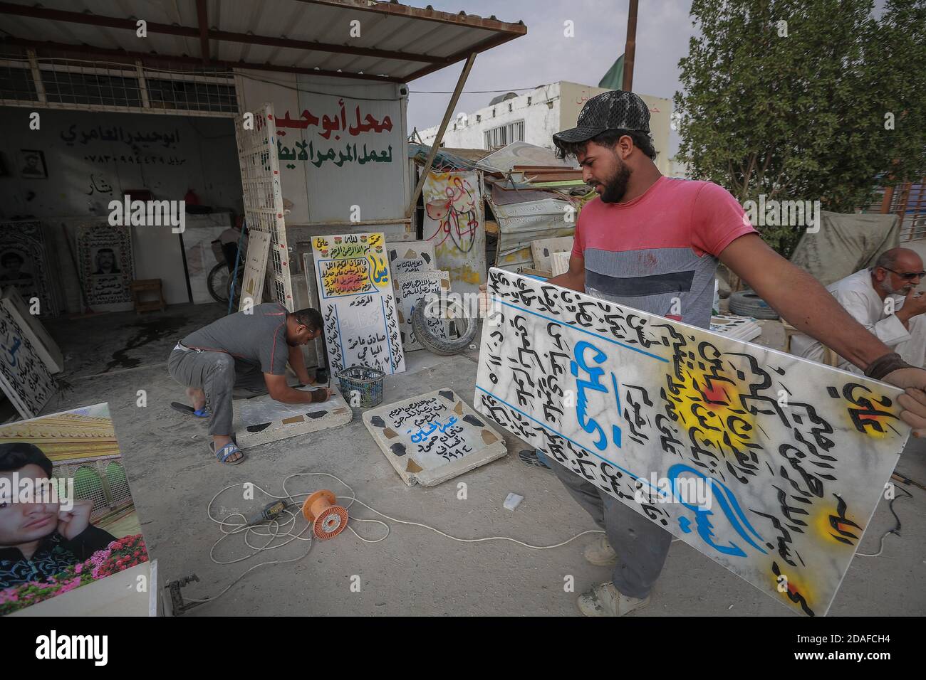 Valley of peace cemetery, iraq hi-res stock photography and images - Alamy