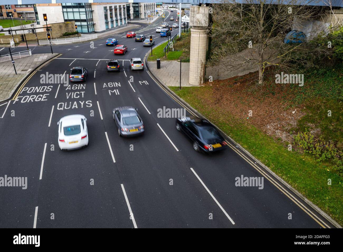 Box roundabout hi-res stock photography and images - Alamy