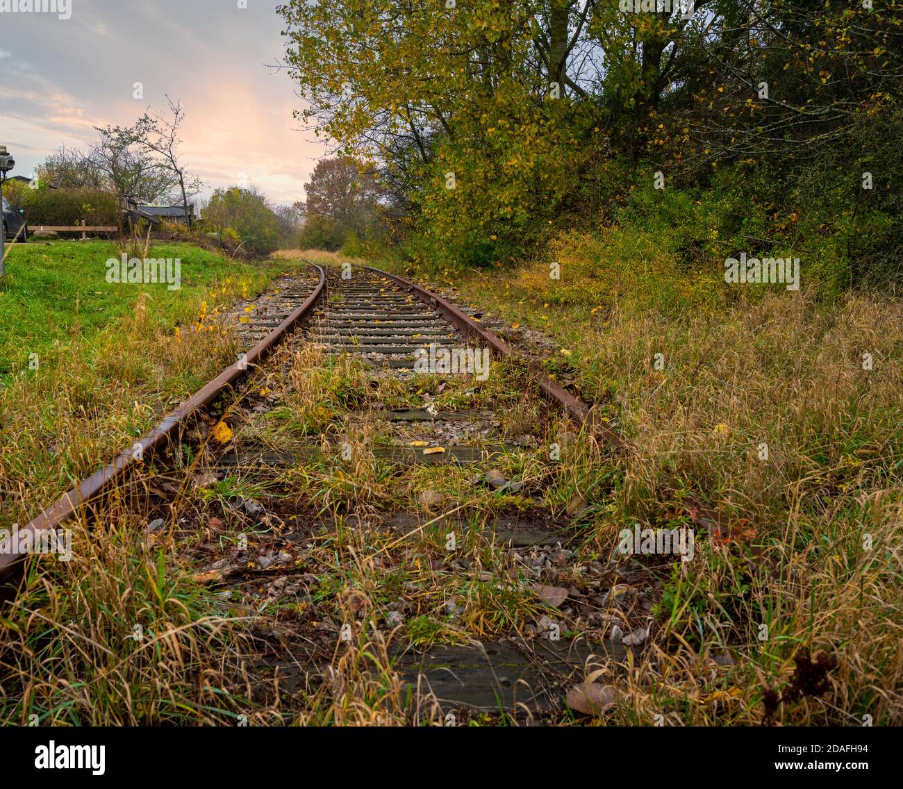 Railroad tracks sunrise hi-res stock photography and images - Alamy