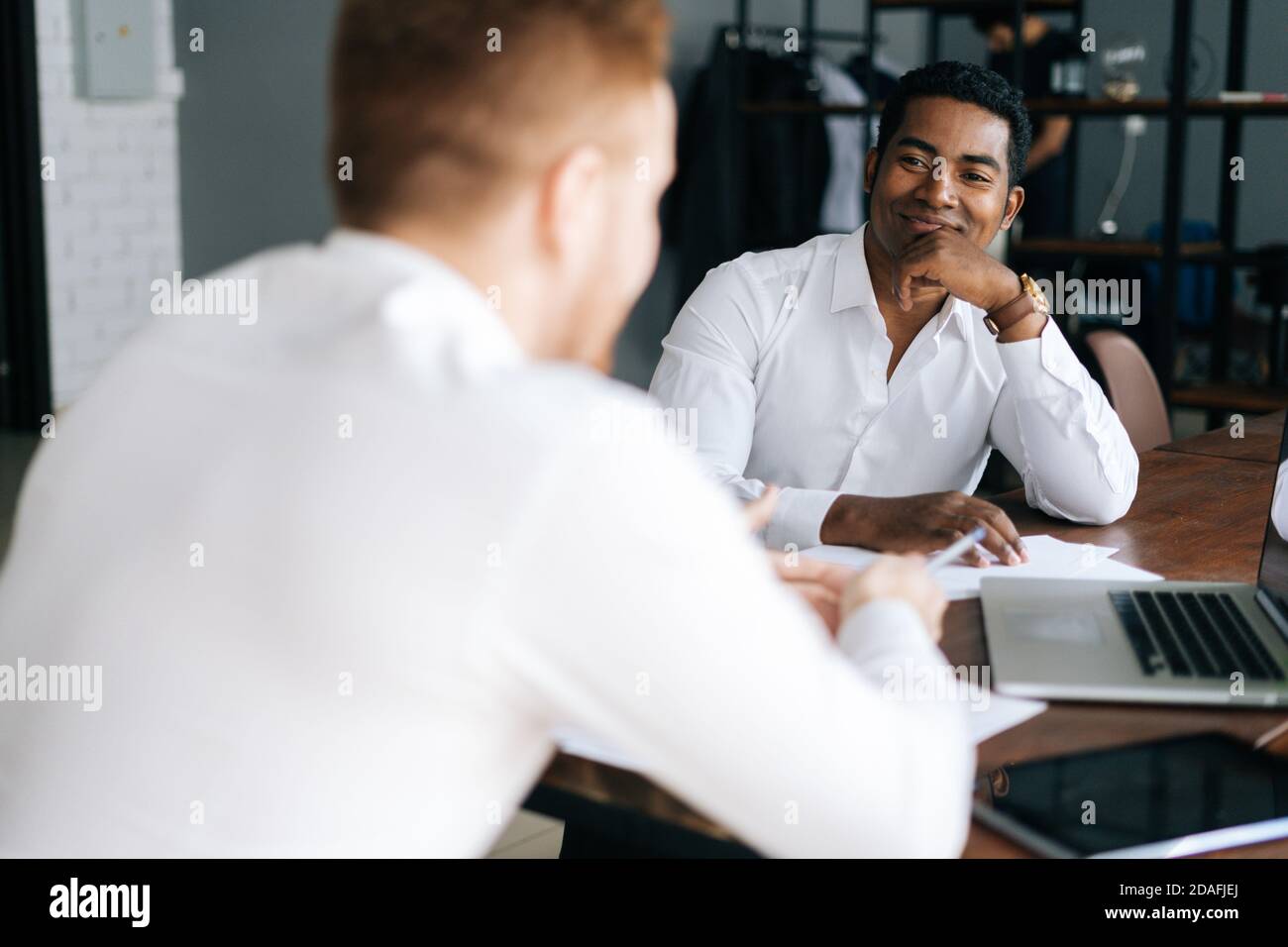 Diversity workplace interview hi-res stock photography and images - Alamy