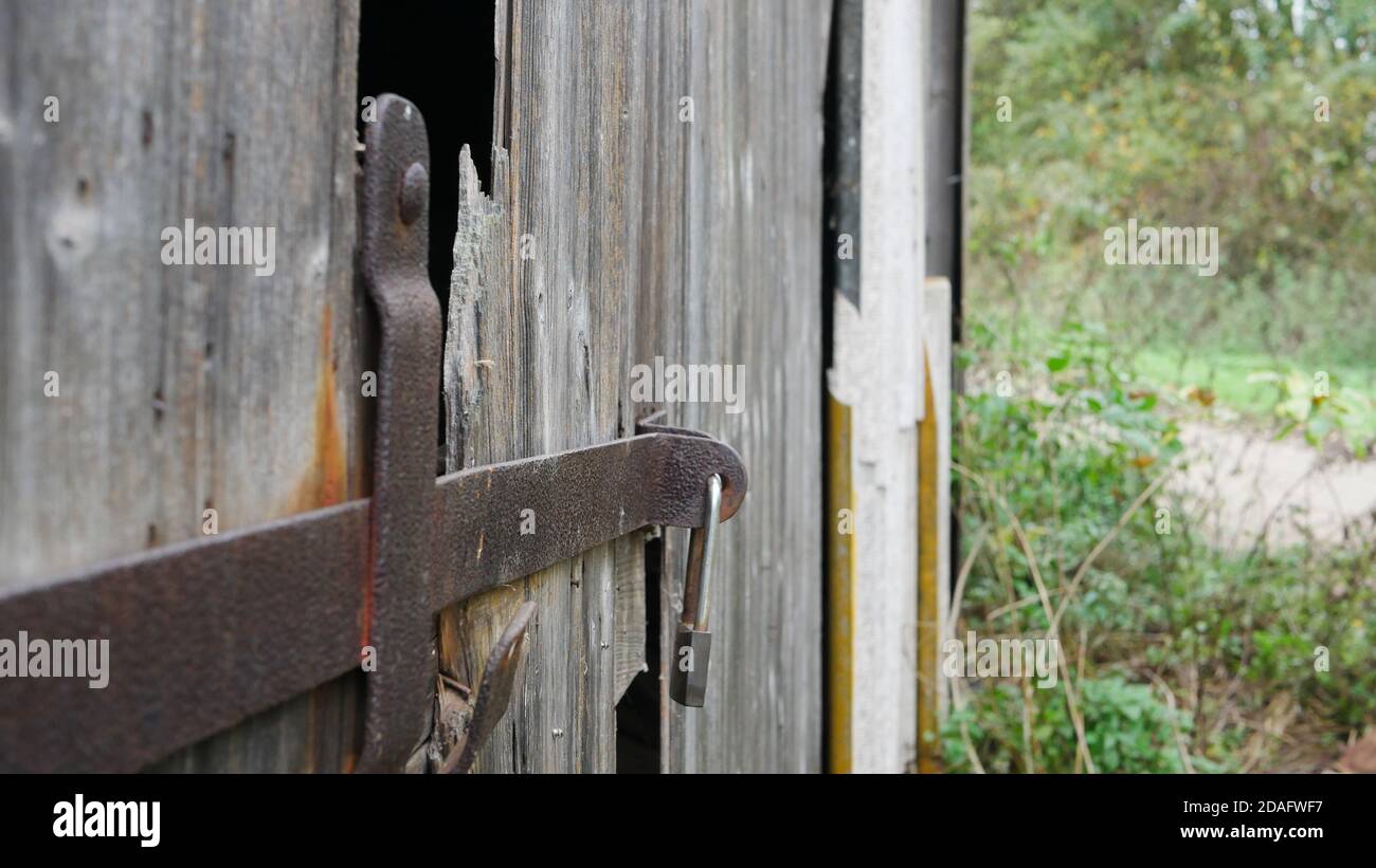 Rotten iron hi-res stock photography and images - Alamy