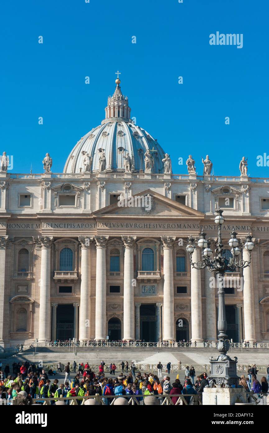 view of the Basilica di San Pietro in Rome Stock Photo - Alamy