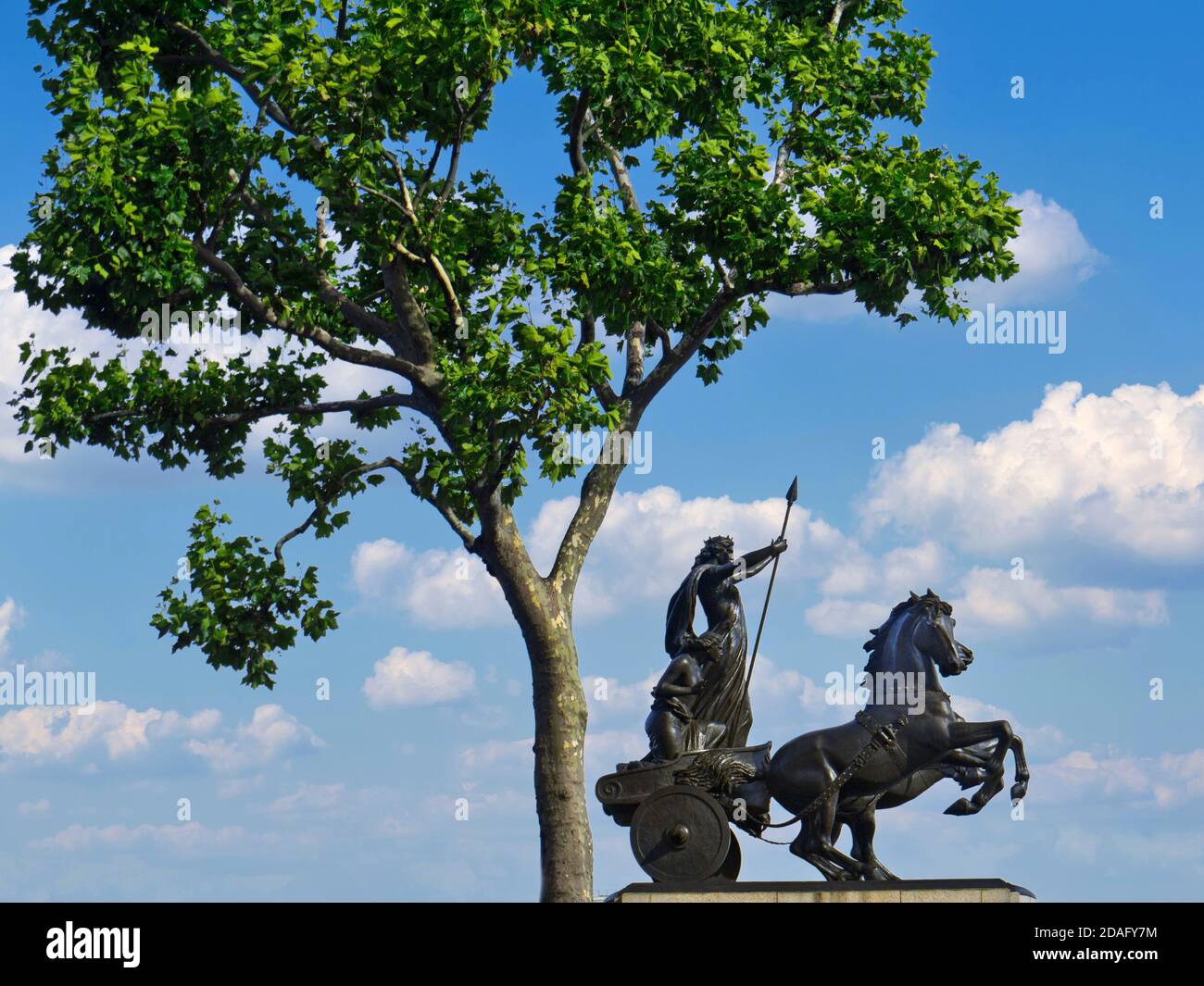 Boudica statue westminster bridge london hi-res stock photography and ...