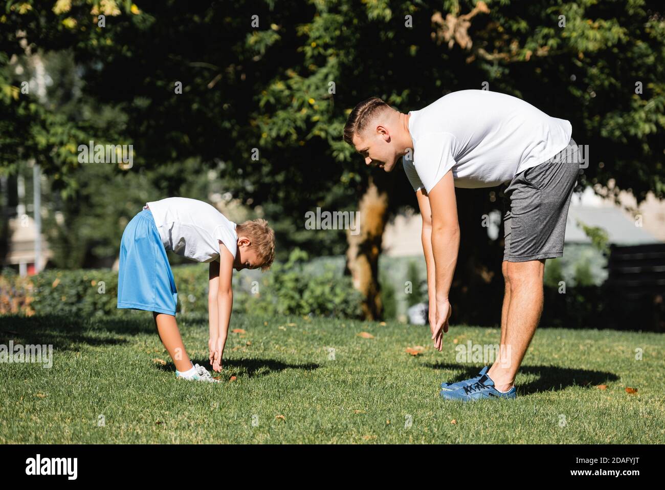 Lean forward hi-res stock photography and images - Alamy