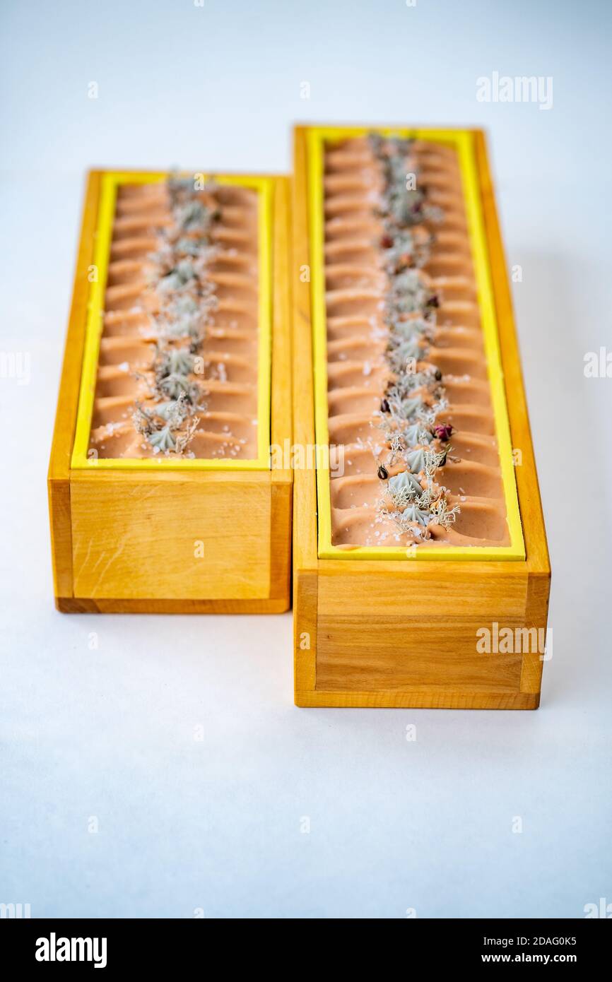 Big bar hi-res stock photography and images - Alamy