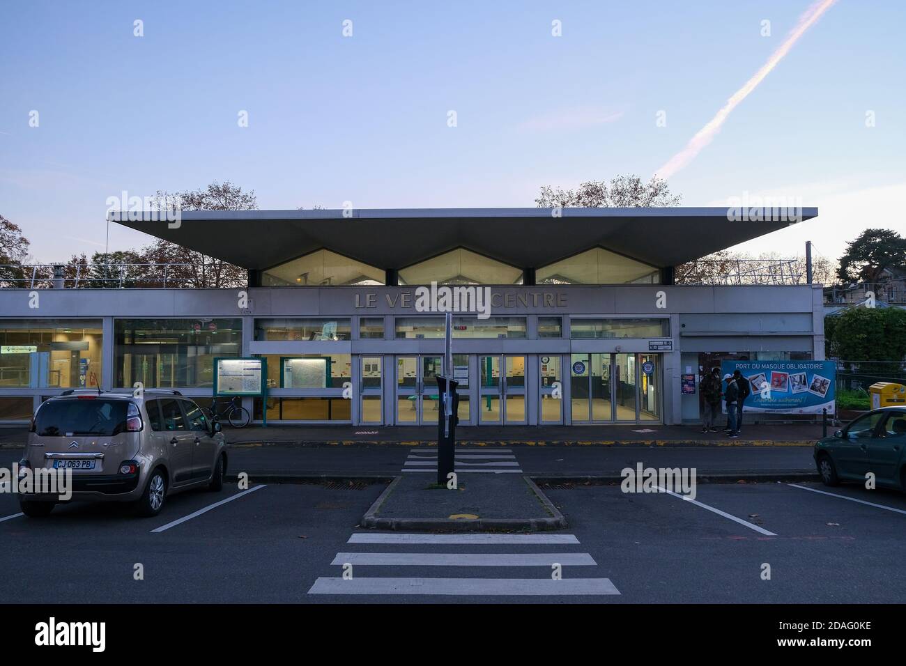 Vesinet train station Stock Photo - Alamy