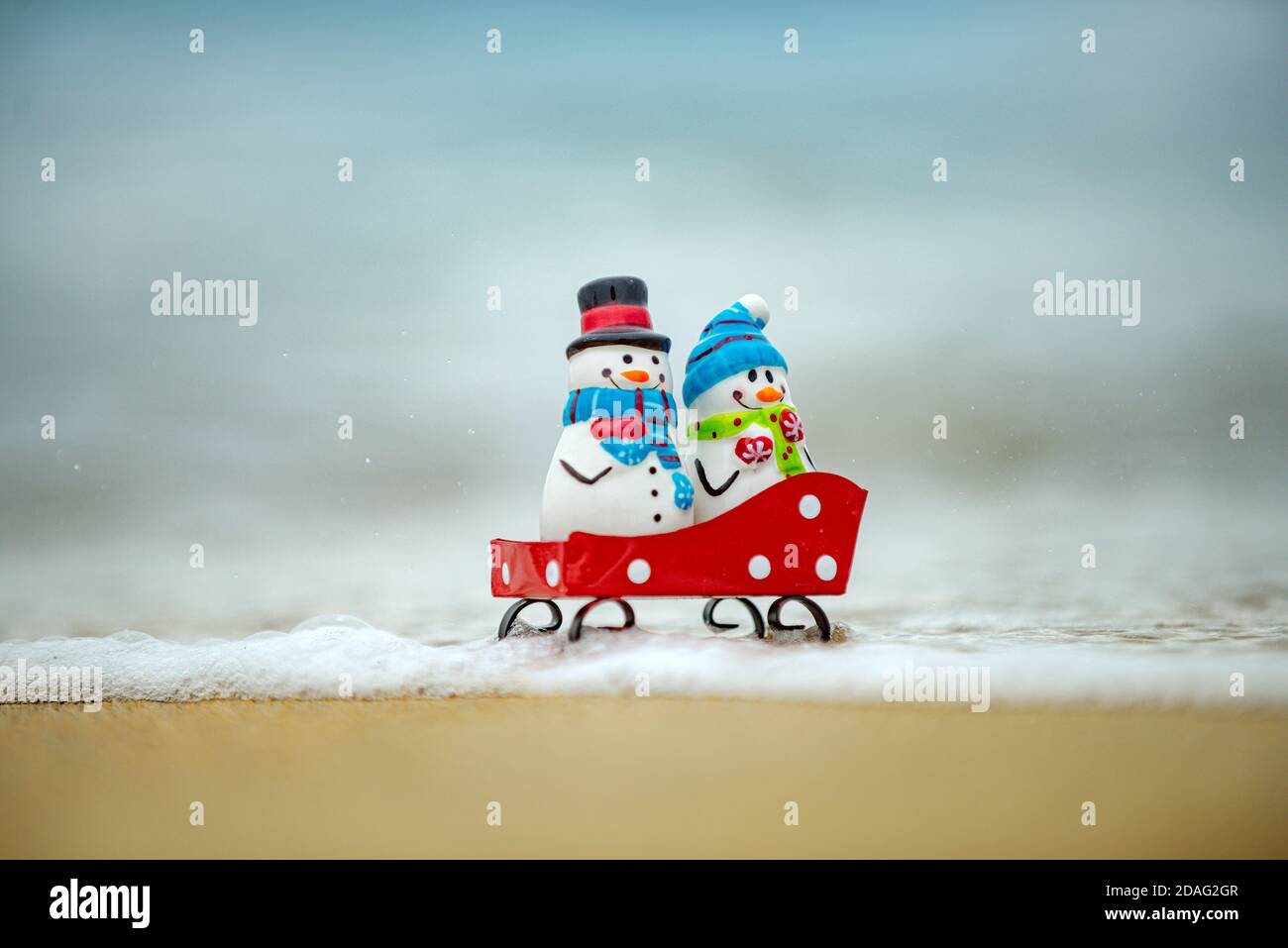 Christmas snowman on summer sea background. Tropical paradise, ocean ...