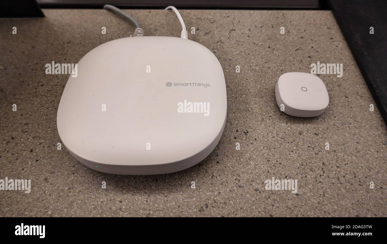 Seattle, WA/USA-9/15/19: A SmartThings Hub on display at an Amazon ...