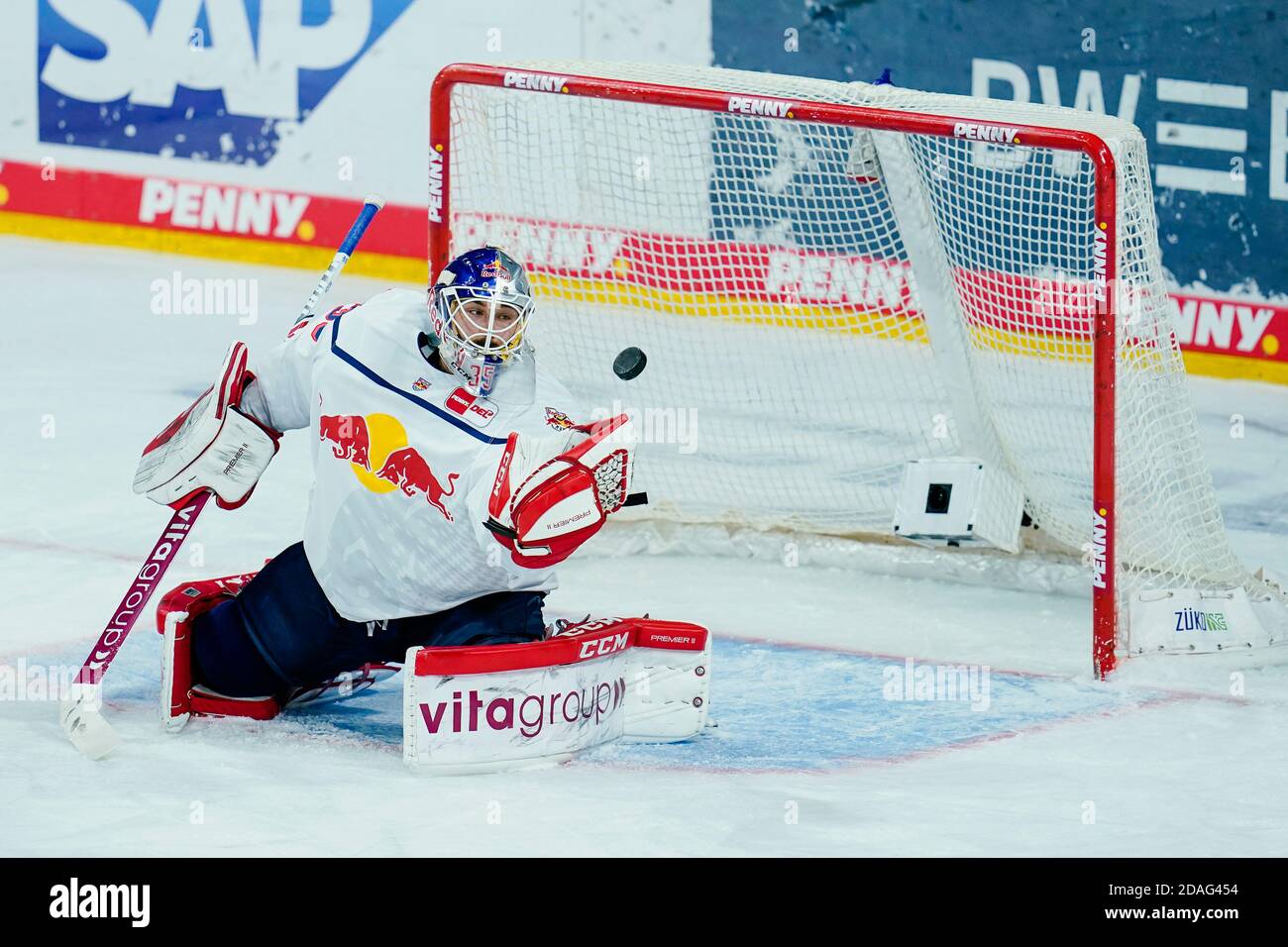 Kevin reich hi-res stock photography and images - Alamy