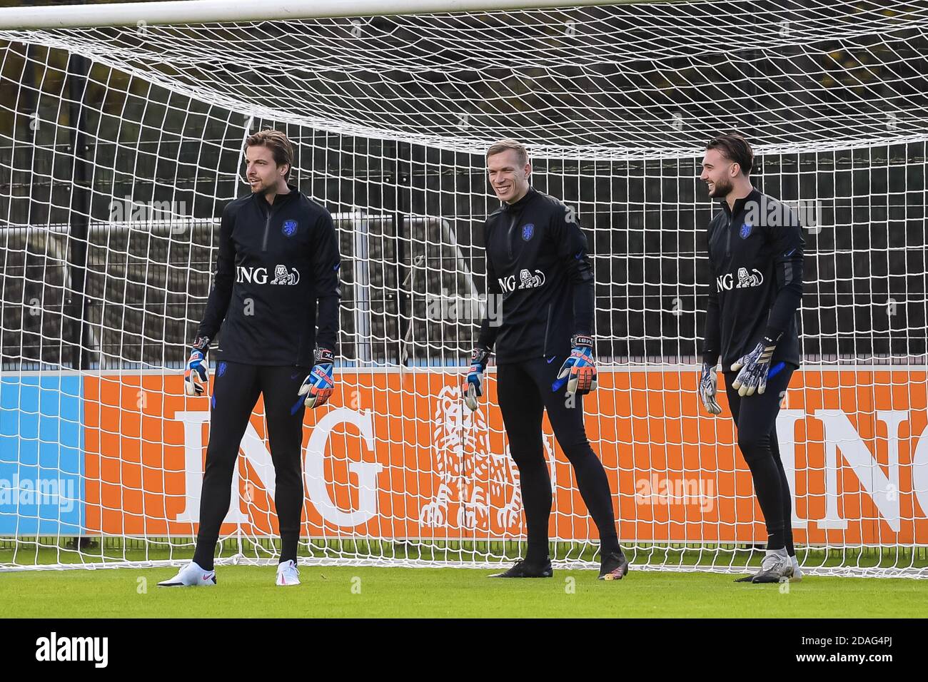 ZEIST, NETHERLANDS - NOVEMBER 12: goalkeeper Tim Krul of The ...