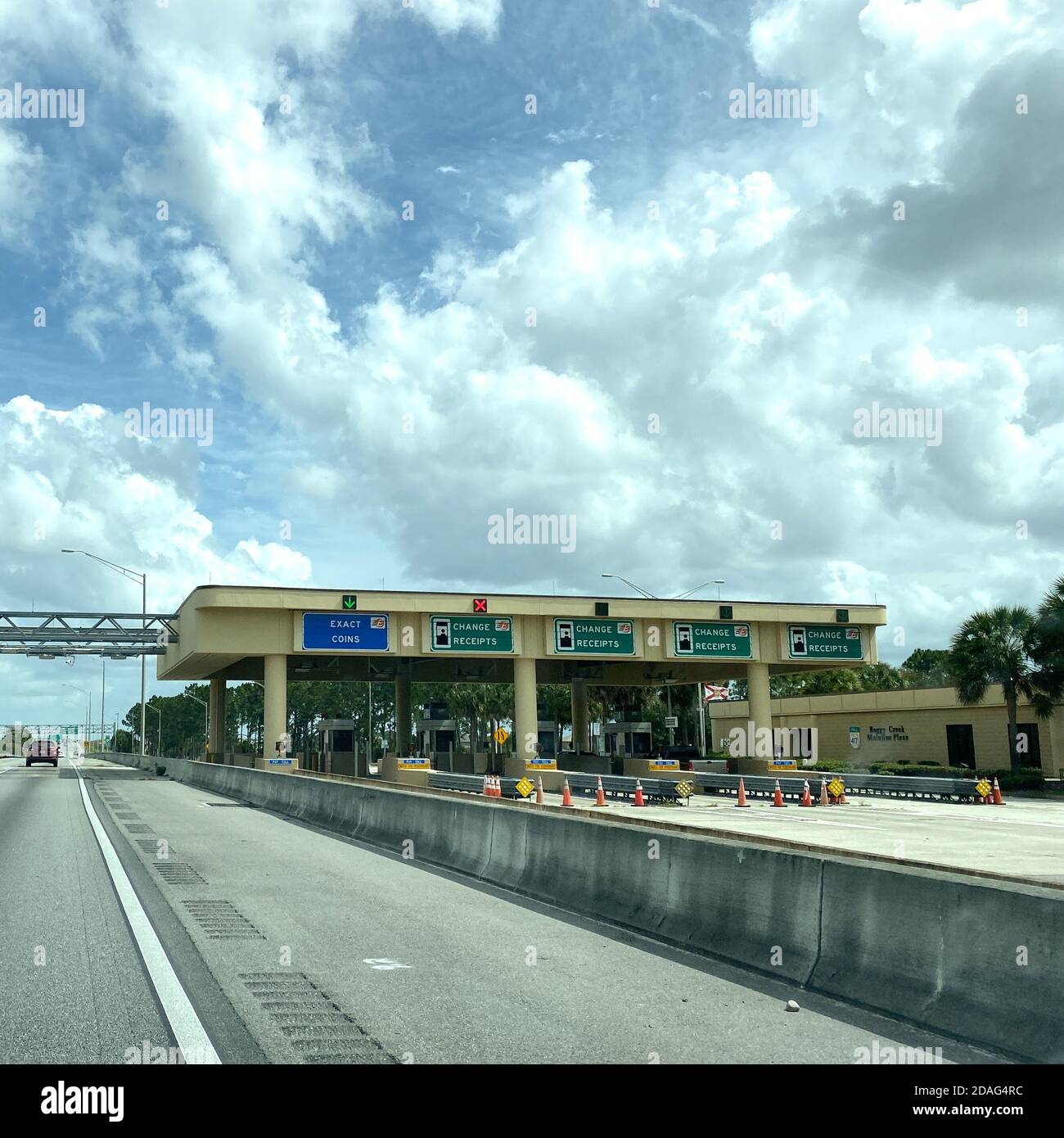 Car at toll booths hi-res stock photography and images - Alamy