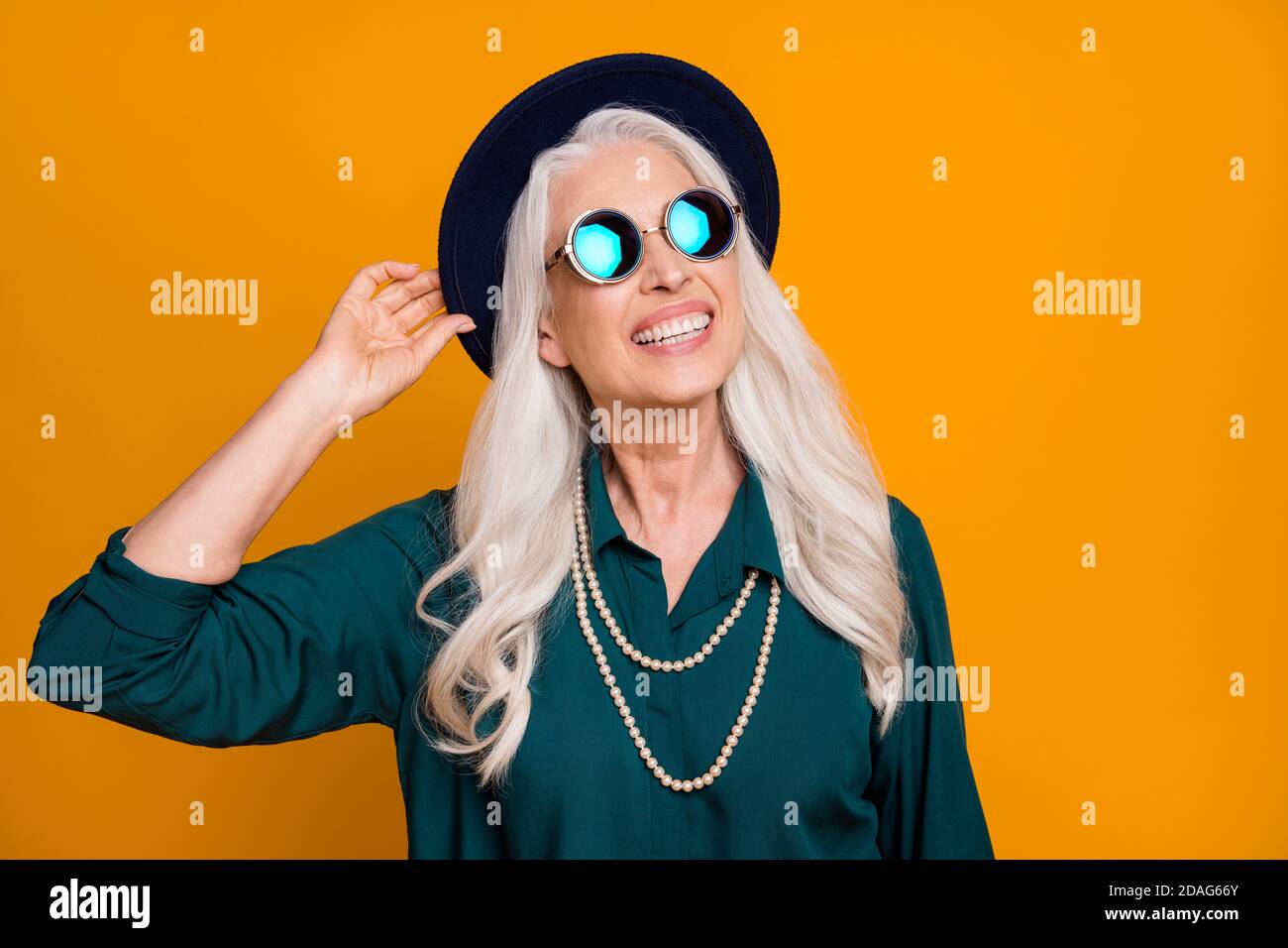 Grandma party hat hi-res stock photography and images - Alamy