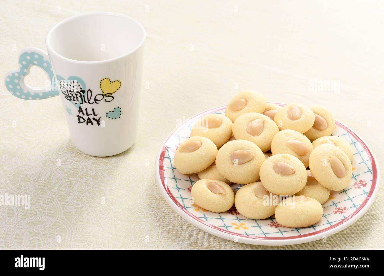 Saudi arabian cuisine dessert hi-res stock photography and images - Alamy