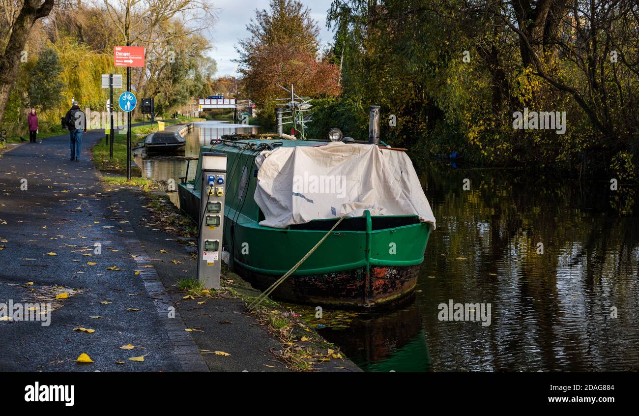 Moored barge on Union Canal towpath, Edinburgh, Scotland, UK Stock ...
