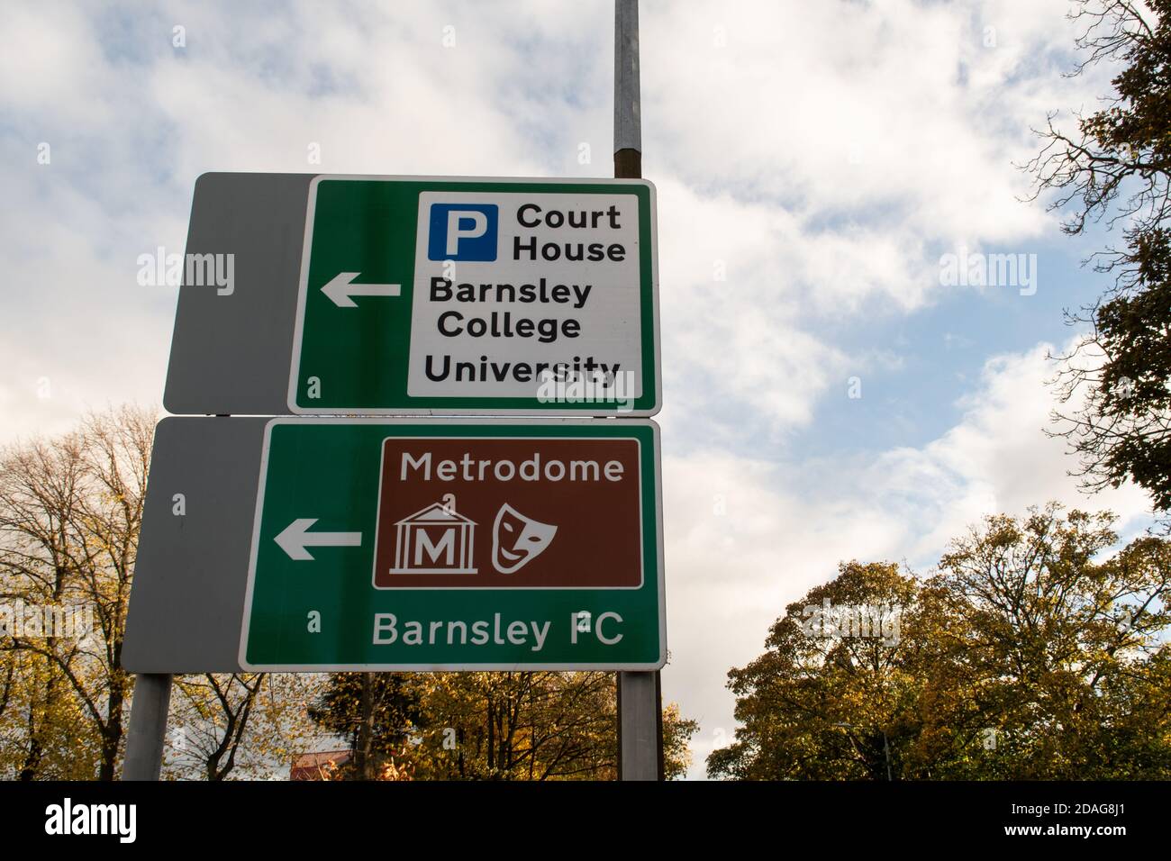 Barnsley court house hi-res stock photography and images - Alamy