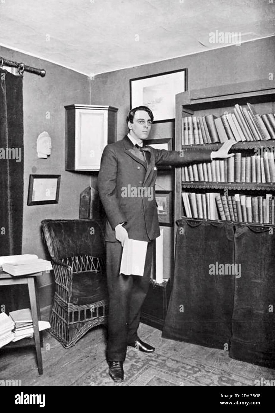 W.B.YEATS (1865-1939) Irish poet at Woburn Buildings, Bloomsbury ...