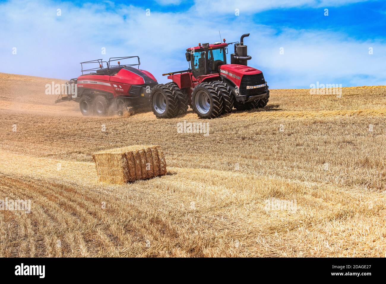 Mechanical baler hi-res stock photography and images - Alamy