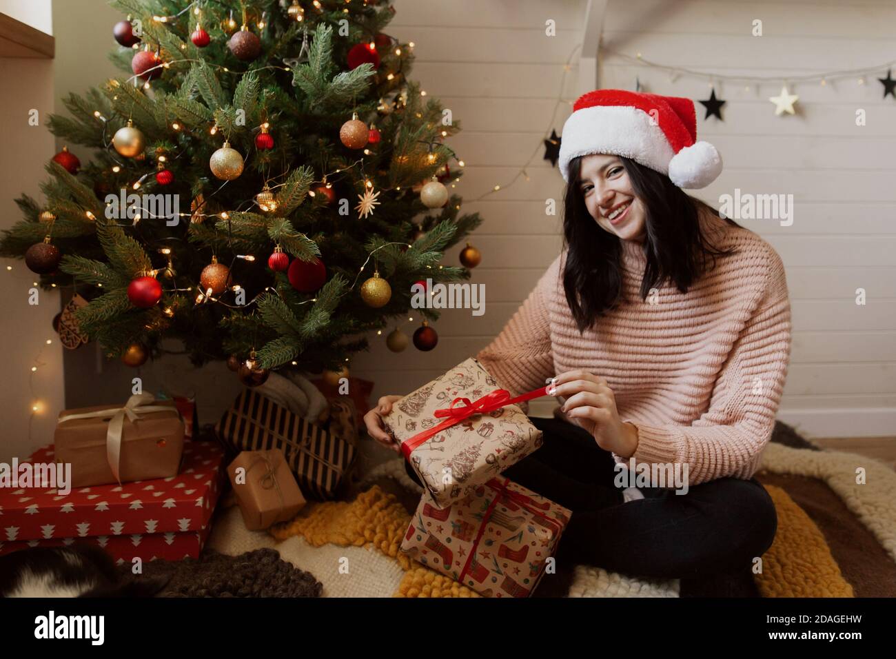 Woman present under tree hi-res stock photography and images - Alamy