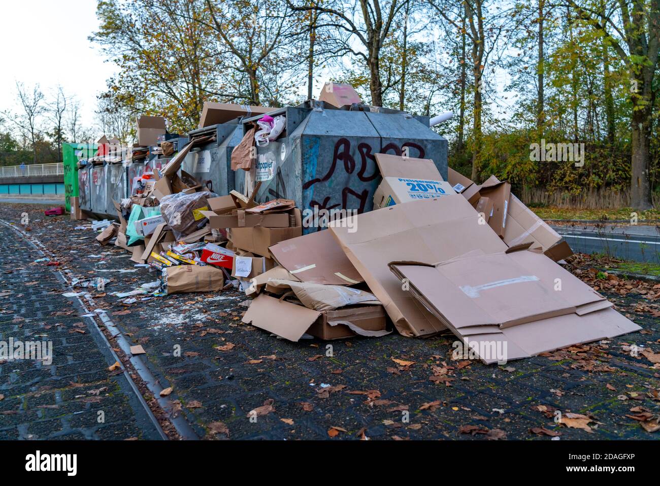 Reusable material hi-res stock photography and images - Alamy