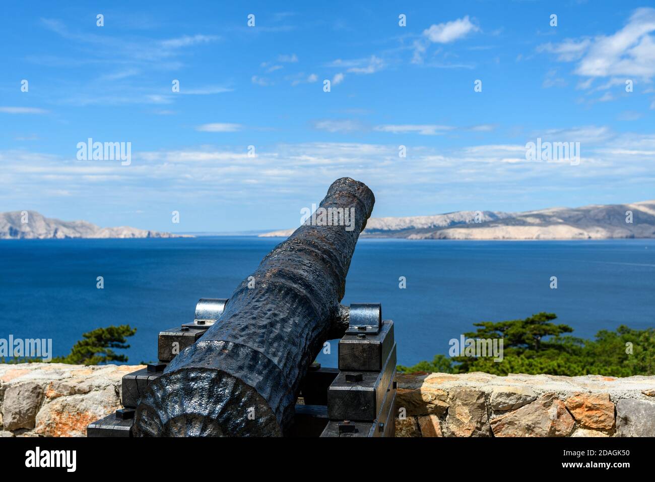 Cannon painted hi-res stock photography and images - Alamy
