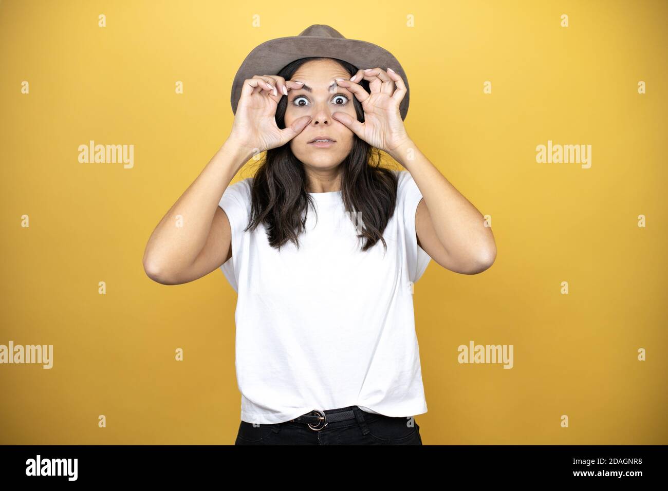 Hat over eyes asleep hi-res stock photography and images - Alamy
