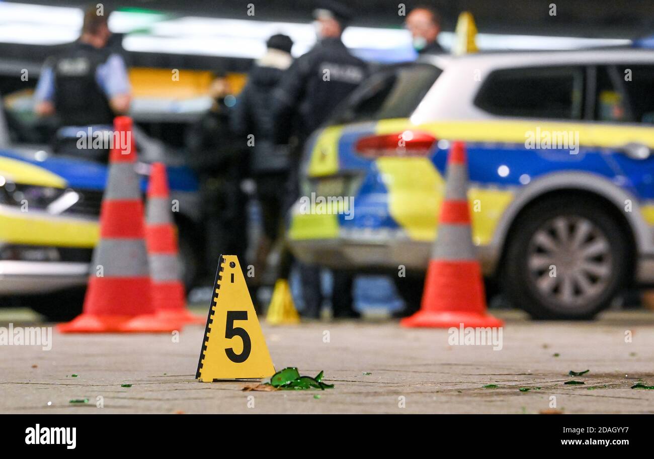Securing a crime scene hi-res stock photography and images - Alamy