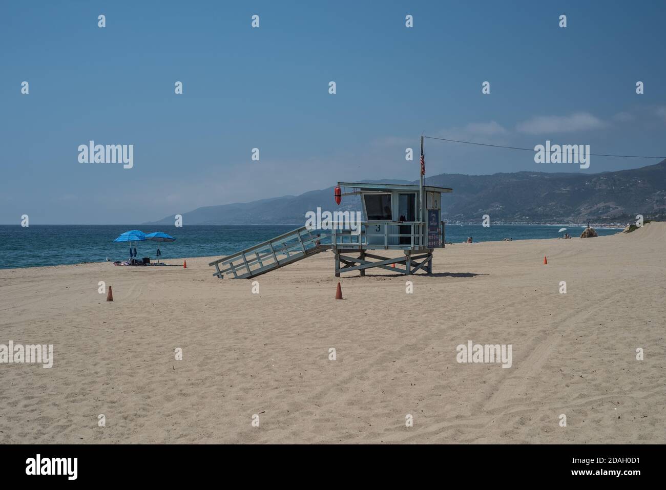 Malibu lifeguard tower hi-res stock photography and images - Alamy